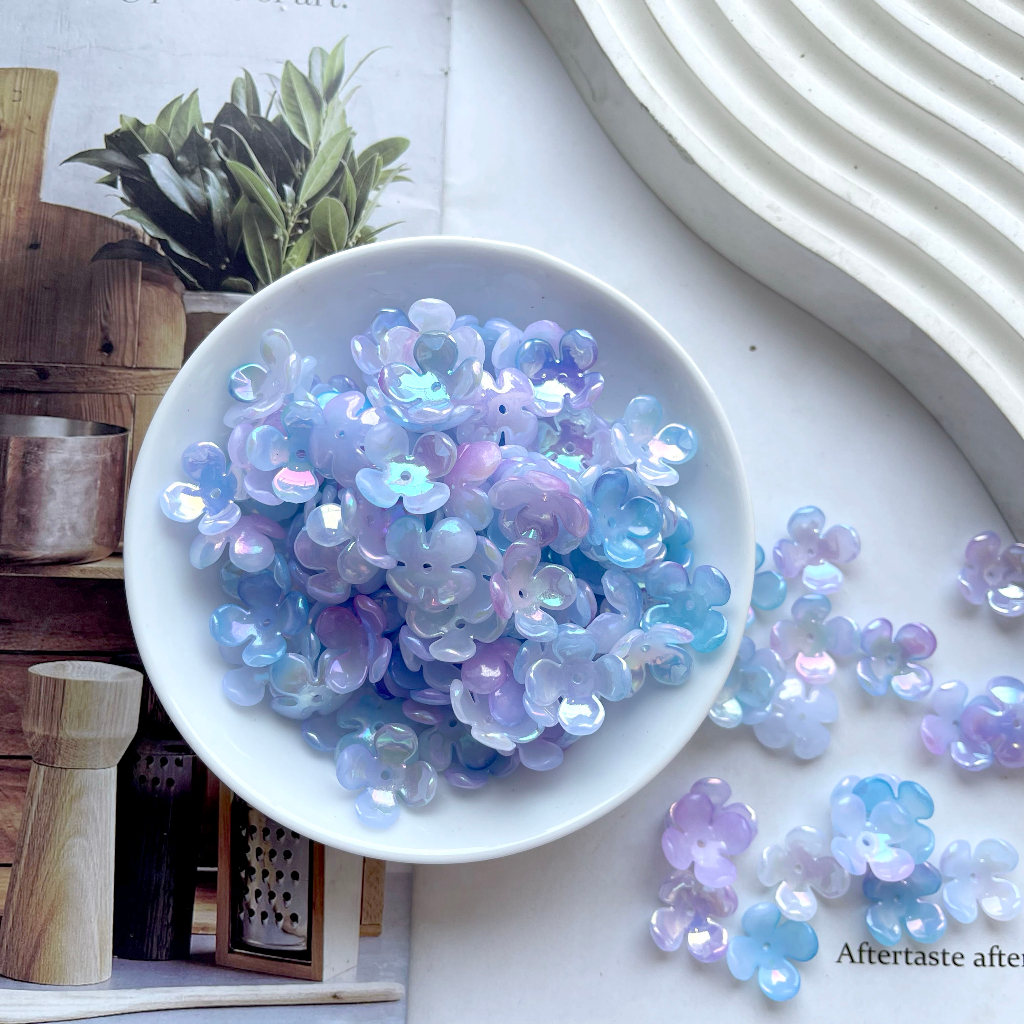 Jual 15 gr Manik-manik Opaque UV AB - Clover 4 Kelopak 15 mm | Shopee ...