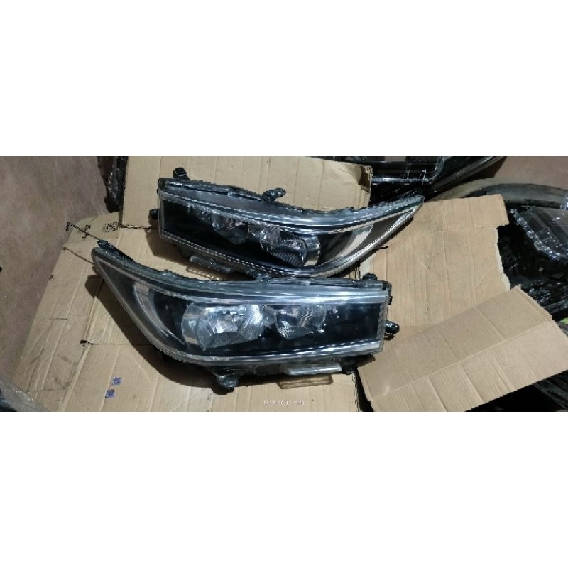 Jual headlamp toyota kijang innova reborn type G lampu depan inova ...