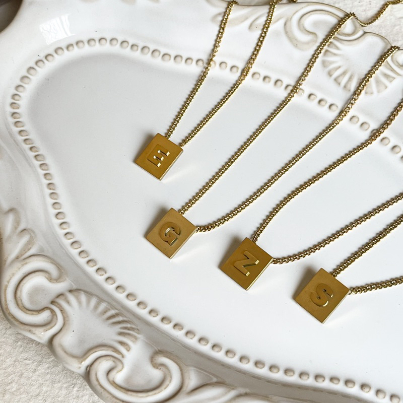 Jual boxy gold initial necklace // WATERPROOF | Shopee Indonesia