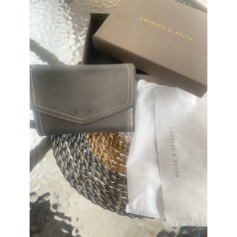 Jual Dompet Charles & Keith (preloved) | Shopee Indonesia