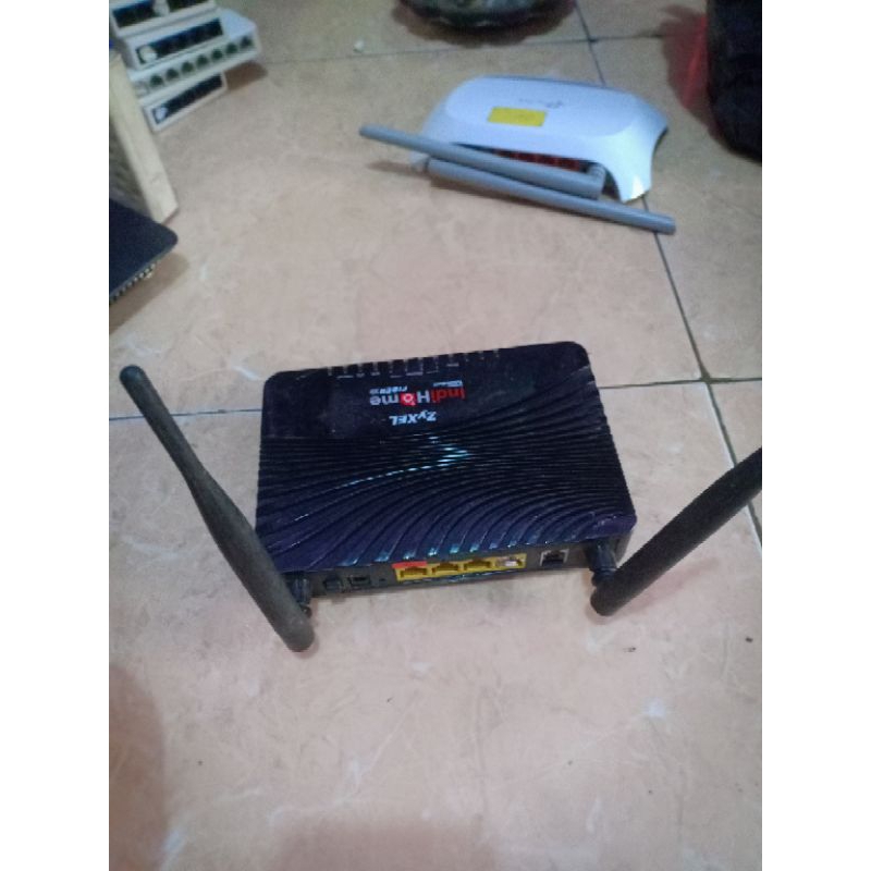 Jual Router minus masih layak pakai bisa di jadikan acess point cek ...