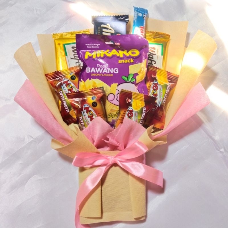 Jual Buket Snack / Buket jajan / Buket Snack Wisuda / Buket Snack ...