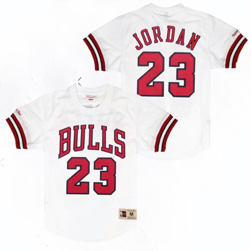 Jual JERSEY BASKET NBA BERLENGAN SLEEVE JERSEY CHICAGO BULLS #23 MICHAEL JORDAN PUTIH MITCHELL ...