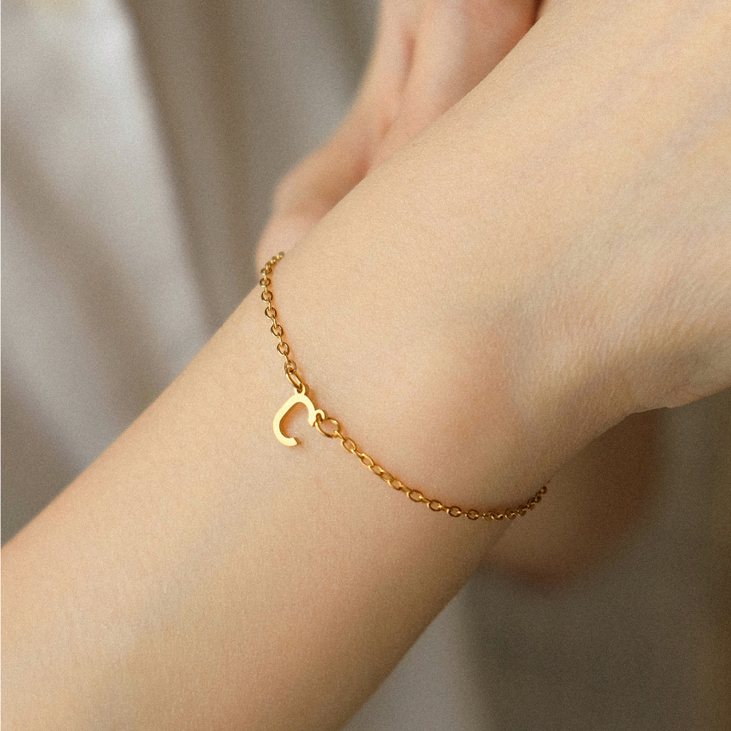 Jual Personalized Name Initial Custom Bracelet — 18K Gold Plated ...