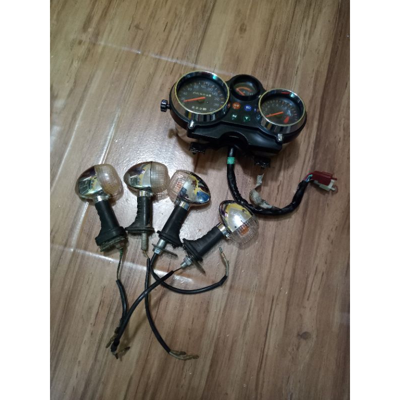 Jual alat ninja set, Speedometer Ss, saklar kiri, sein 1 set, segitiga ninja ss original copotan ...