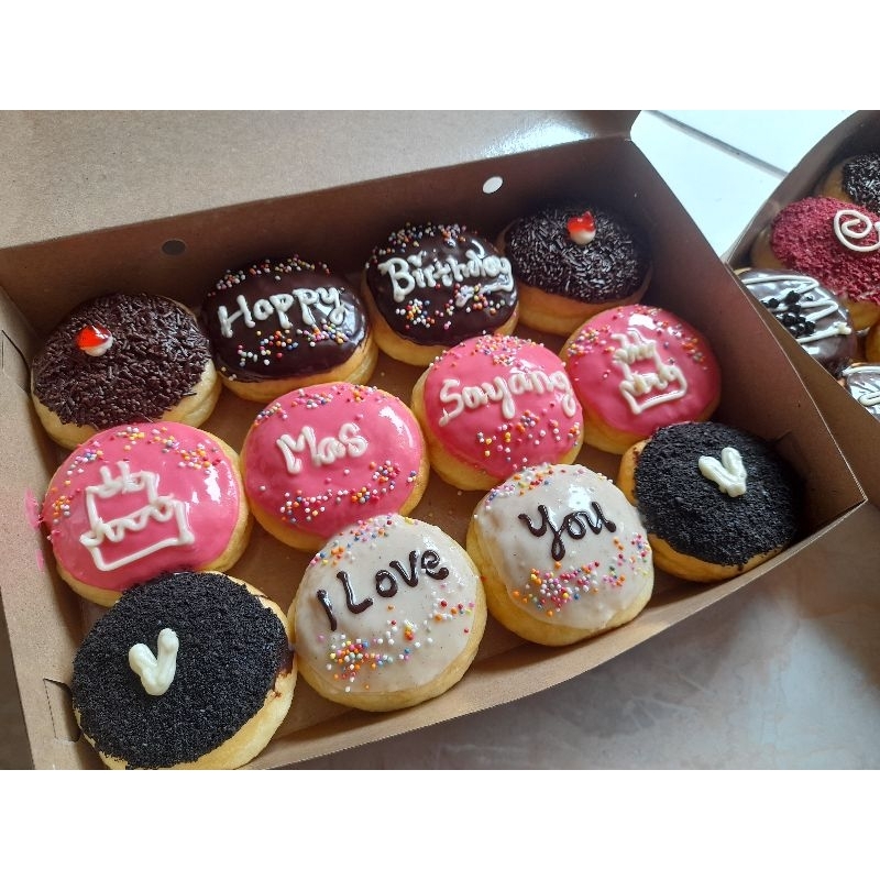 Jual Donat ultah isi 12/Donat ultah anak perempuan (Bisa request ...