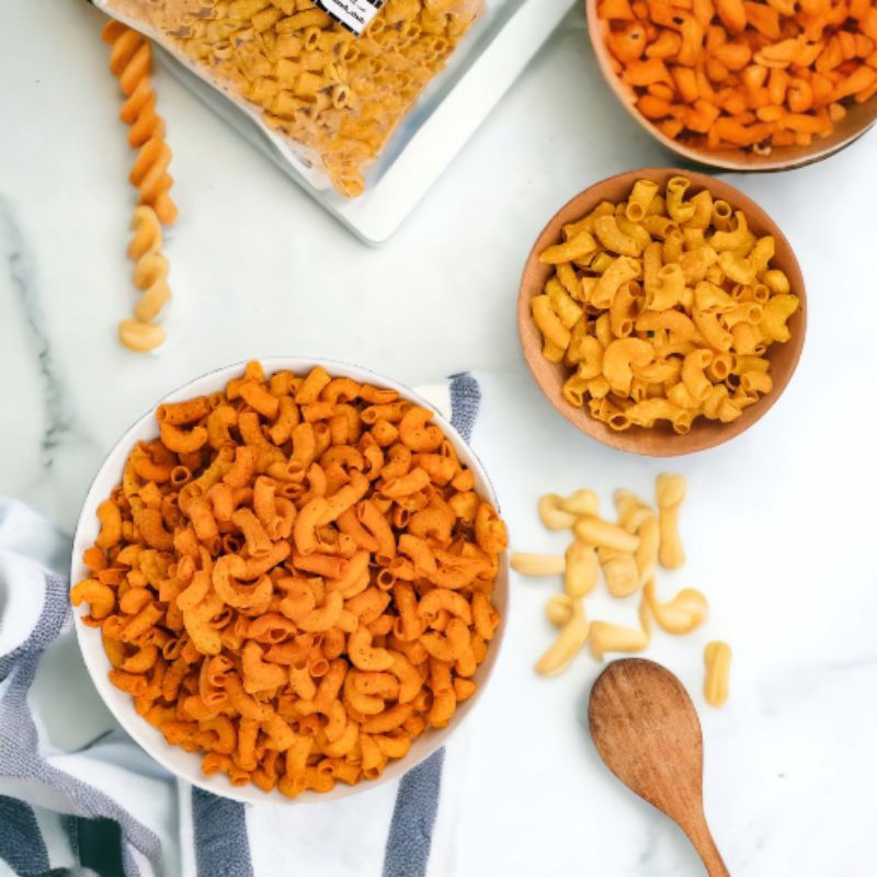 Jual Makaroni Daun Jeruk 1kg Snack Abah Makaroni pedas Makaroni Asin ...