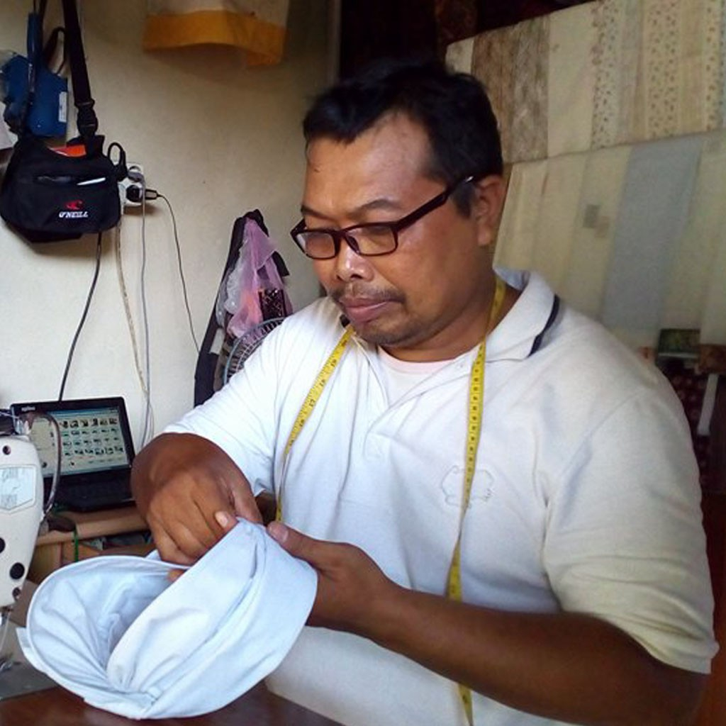 Jual Udeng Batik Bali Indigo Putih Kotak Catur Poleng Setengah Jadi ...