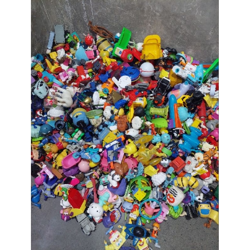 Jual mainan preloved bekas mcd kfc dll 30k dapet (10) pcs | Shopee ...