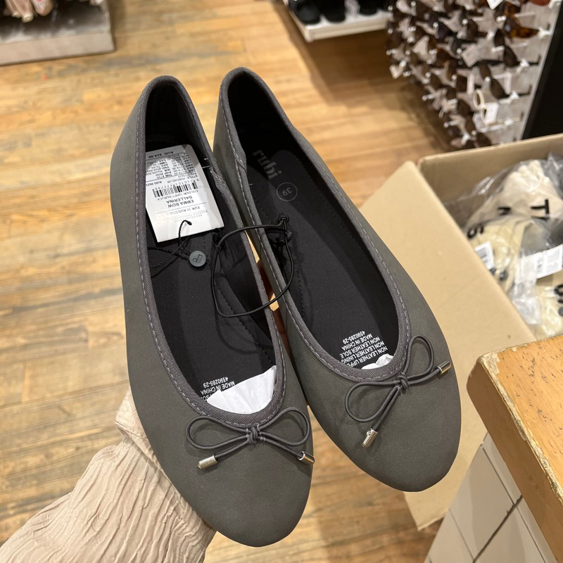 Jual Flatshoes Emma bow ballerina rubi sale | Shopee Indonesia