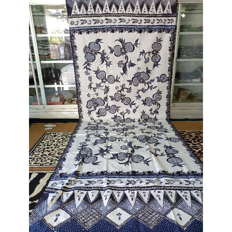 Jual Batik Tulis Lamongan motif lancip putihan dongker | Shopee Indonesia