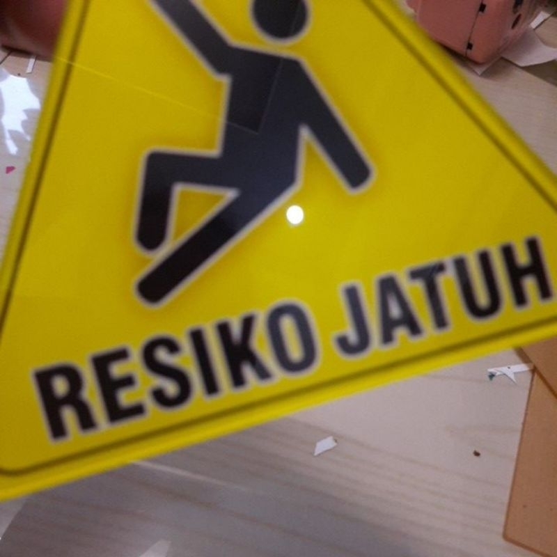 Jual Akrilik Resiko Jatuh Dengan Nama Instansi | Shopee Indonesia