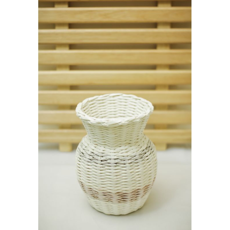 Jual Kerajinan Pot Bunga / Vas Bunga motif anyaman kertas HVO | Shopee ...