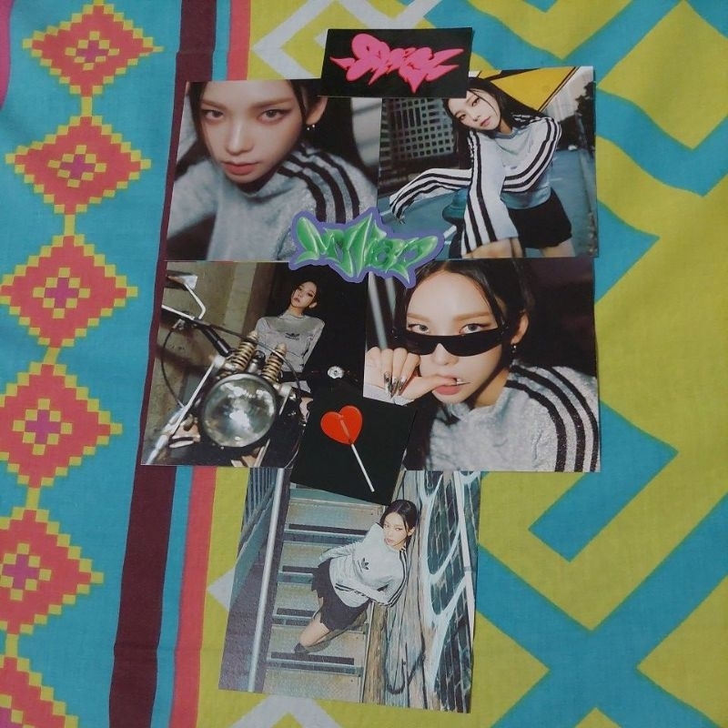 Jual ( PostCard Karina Set & Sticker Only ) Aespa My World Official ...