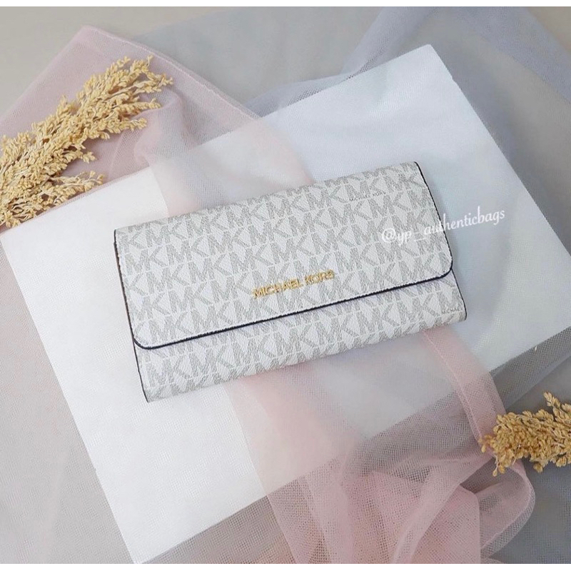 Jual MK JET SET TRAVEL TRIFOLD VANILLA SIG LONG WALLET | Shopee Indonesia