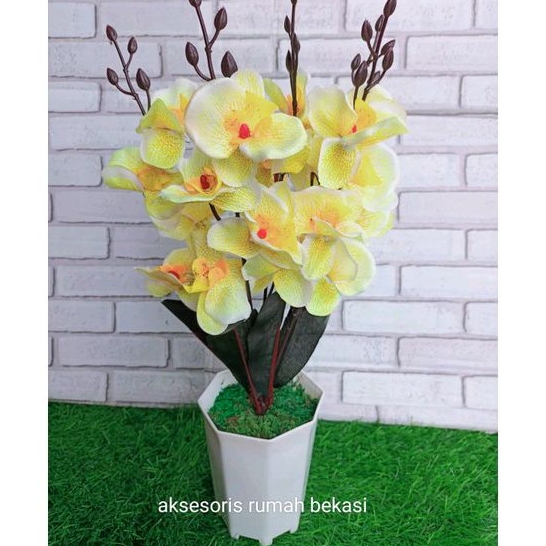 Jual Bunga anggrek serat artificial 5 cabang dengan pot tirus | Shopee ...