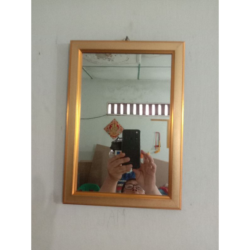 Jual Kaca cermin dinding/ cermin gantung ukuran 36 x 46 cm | Shopee Indonesia