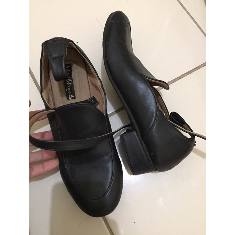 Jual Sepatu model docmart merk adorable project second / adorable ...
