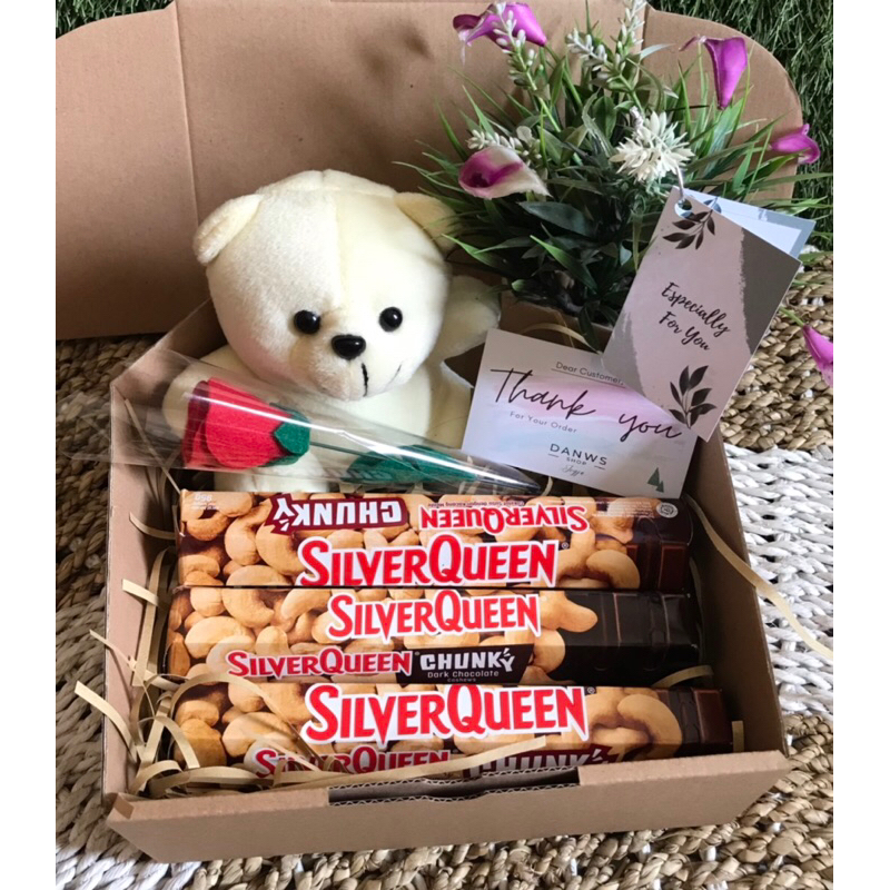 Jual Hadiah Ulang Tahun/Gift Box Cokelat Hampers Boneka Mini Bear ...