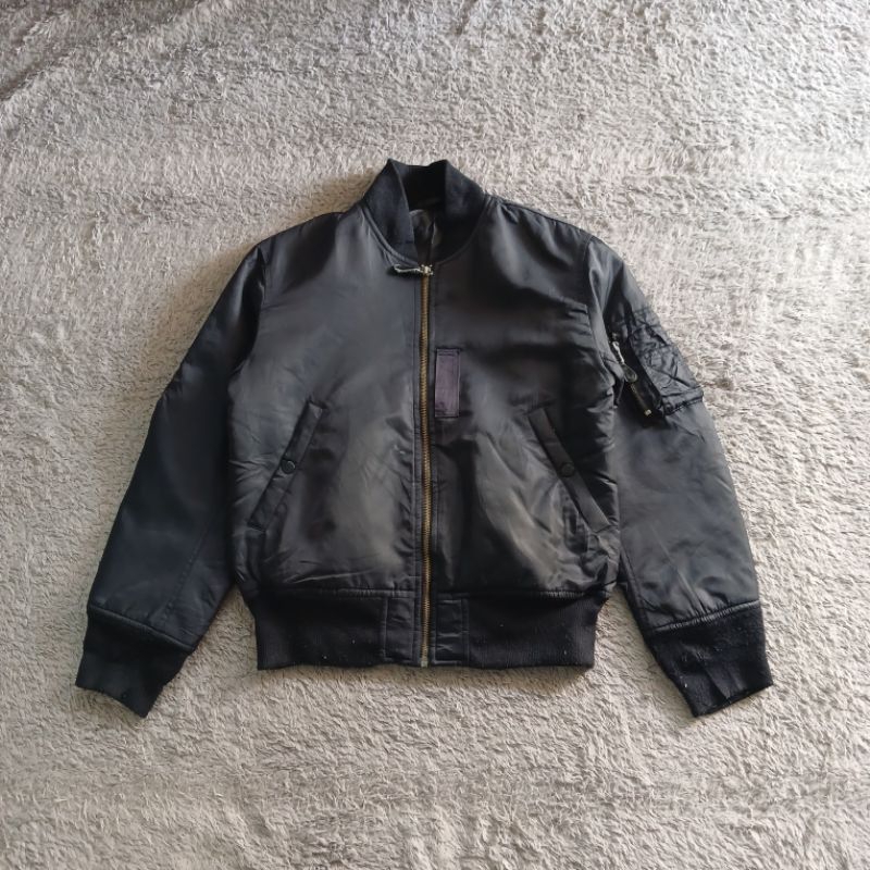 Jual Bomber Jacket MA-1 GU by Uniqlo | Shopee Indonesia