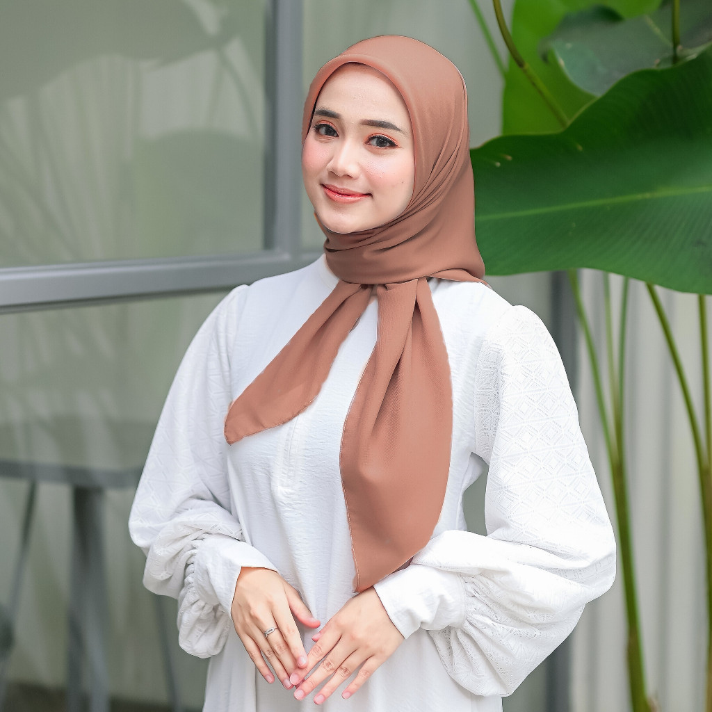 Jual Bella Alisha - Kerudung Segi Empat Laudy Square | Shopee Indonesia