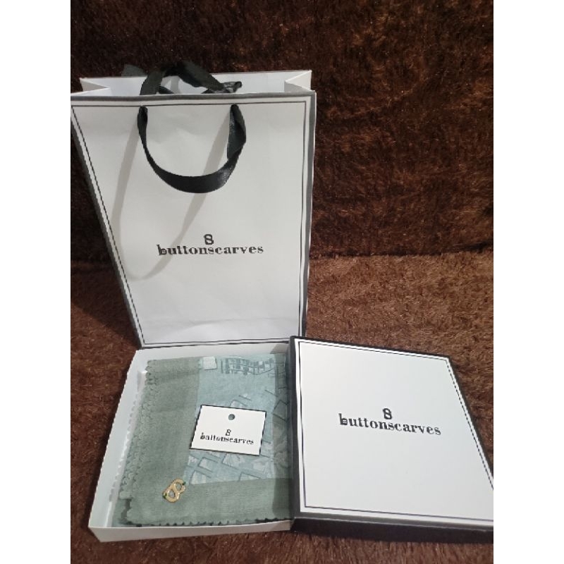 Jual buttonscarves like ori free box | Shopee Indonesia