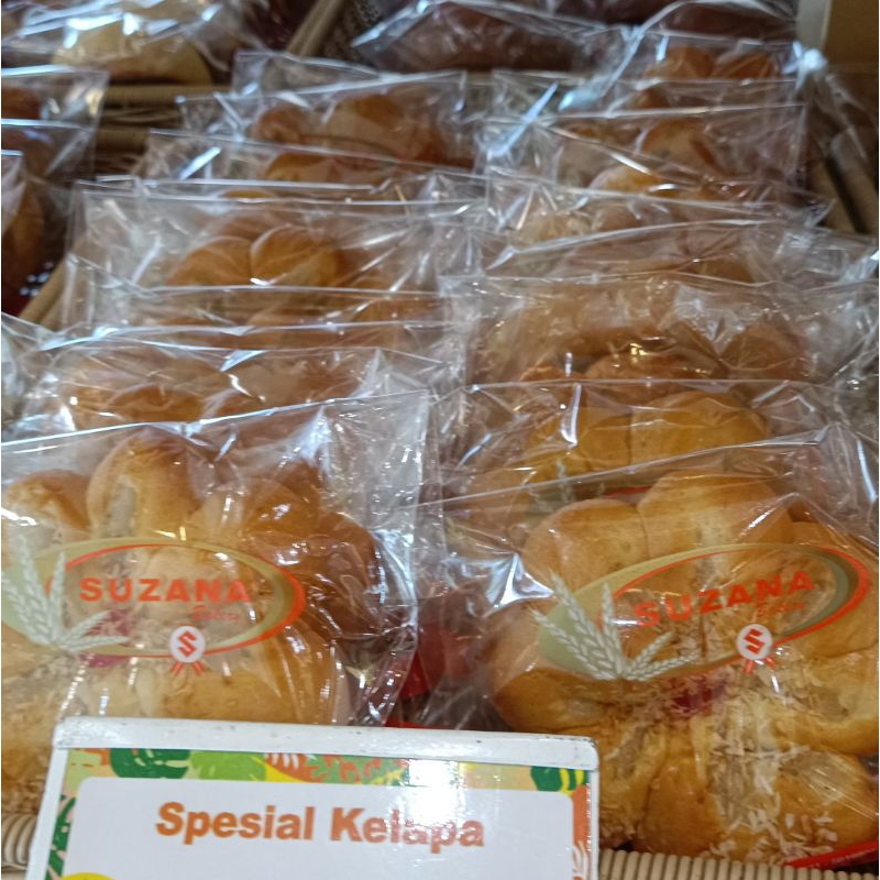 Jual Roti Spesial Kelapa Suzana Bakery | Shopee Indonesia
