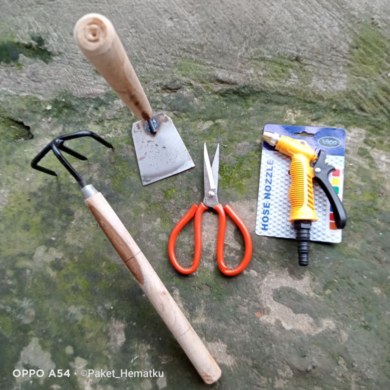 Jual Set Alat Perawatan Kebun Semprotan Air Nozzle Spray / Cangkul Mini ...