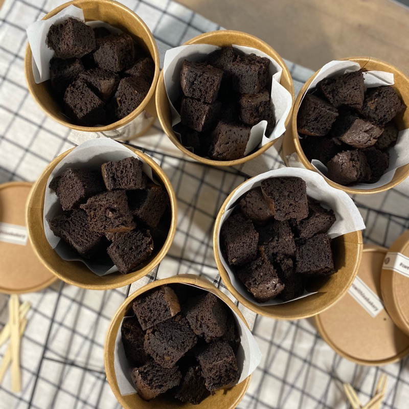 Jual Fudgy Brownies Bites | Mini Cup Fudgy Brownies by laa.bakery ...