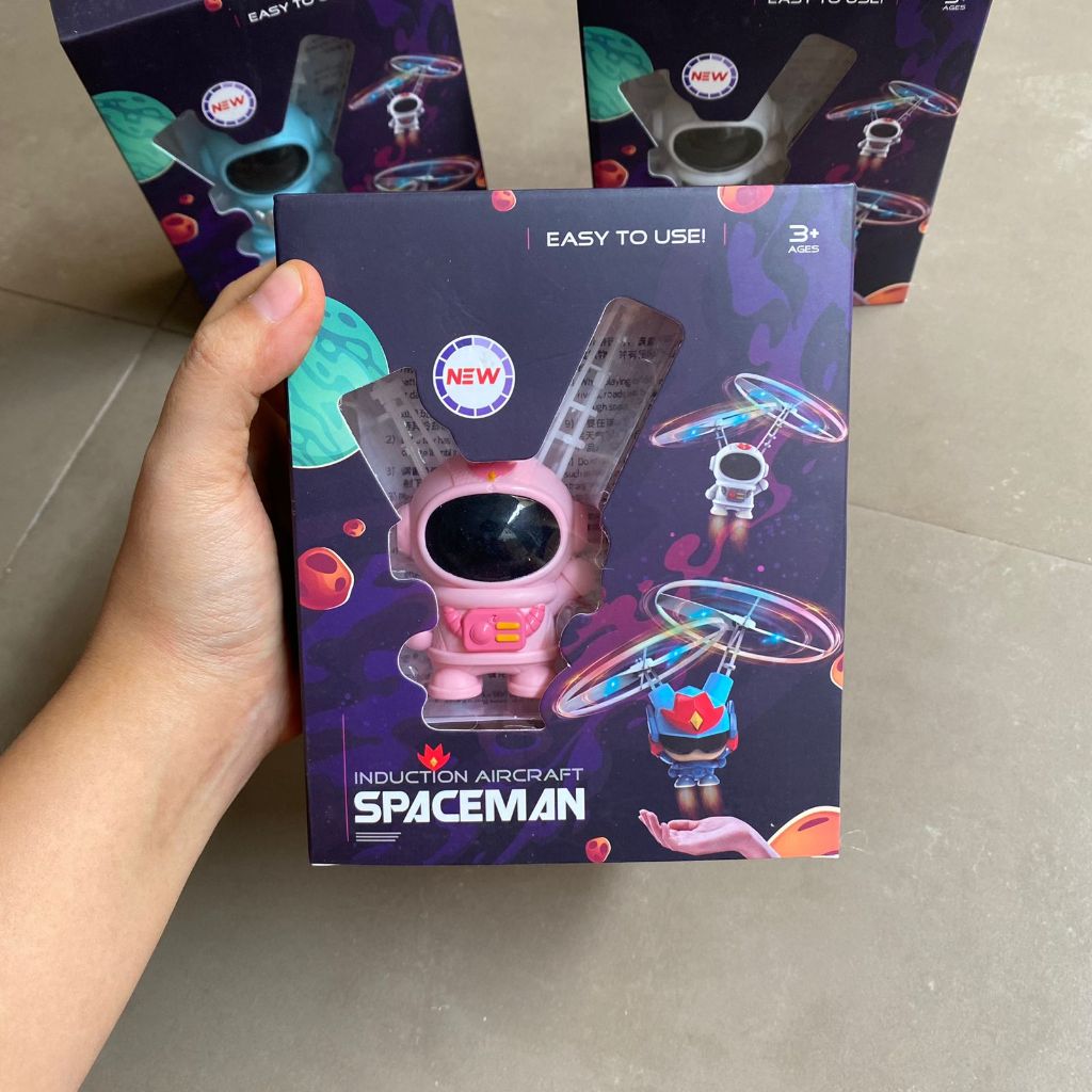 Jual Mainan Anak Spaceman Aerocraft Induction Bisa Terbang Astronot ...