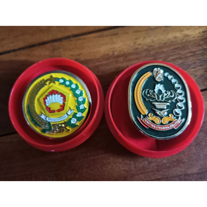 Jual Paket Lencana Dharma Pertiwi dan Lencana Persit KCK | Shopee Indonesia