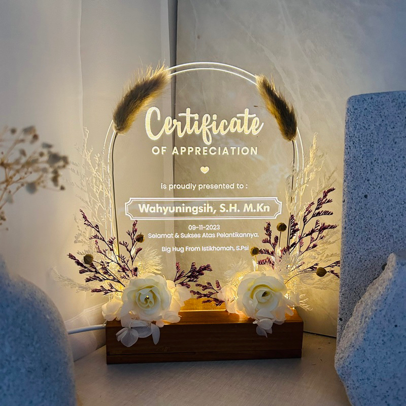 Jual B16 - KADO AKRILIK CUSTOM HADIAH KADO UNIK UNTUK BESTIE | KADO ...