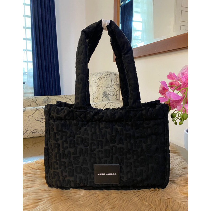 Jual Marc Jacobs Terry Jumbled Logo Patch Medium Tote Black | Shopee ...