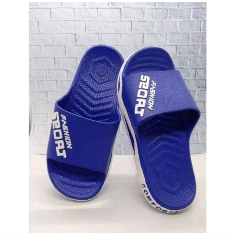 Jual Sandal Slip-On Pria Terbaru Sendal Selop Cowok Nyaman Kekinian ...