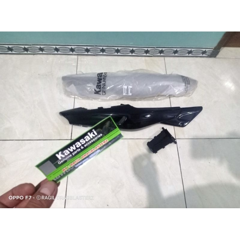 Jual Cover body belakang ninja rr old + covertail hitam sepasang ...