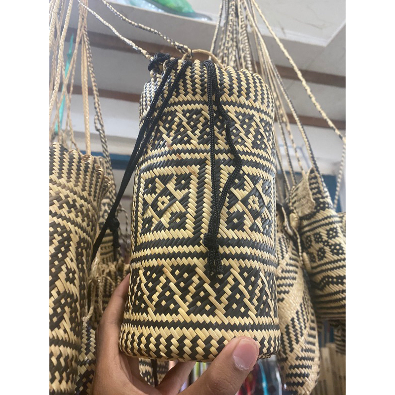 Jual Tas Rotan Anjat Selempang Pakai Poring (Lapisan Kain penutup) Asli ...