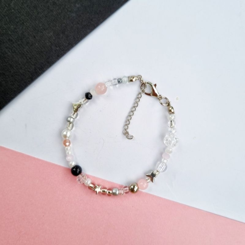 Jual Gelang manik / gelang kpop / gelang kerang / bracelet beads ...