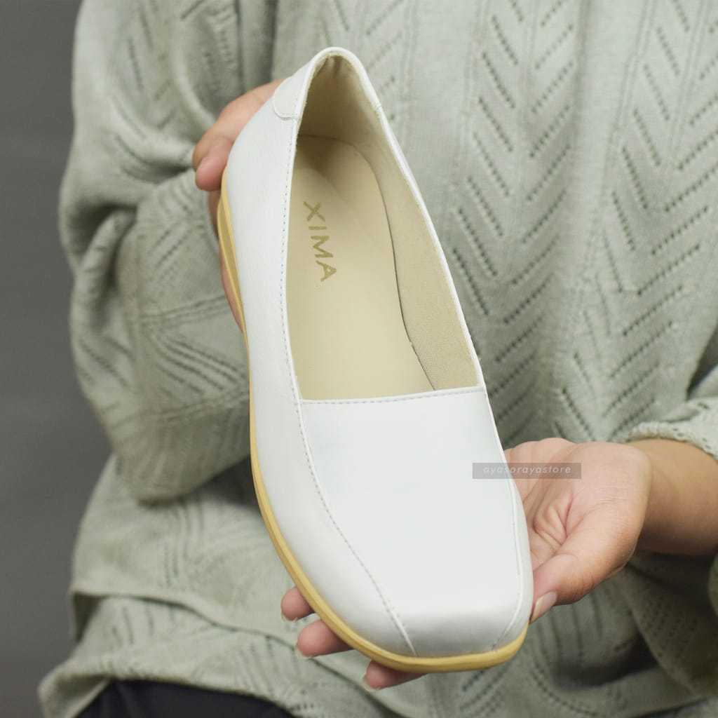 Jual Sepatu Pantofel Wanita Warna Putih Bidan Perawat Suster KULIT ASLI ...