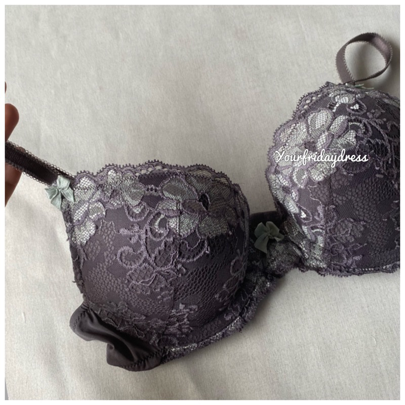 Jual Jumbo Victoria Secrett Bombshell Plunge True Red Lace Bra VS Super ...