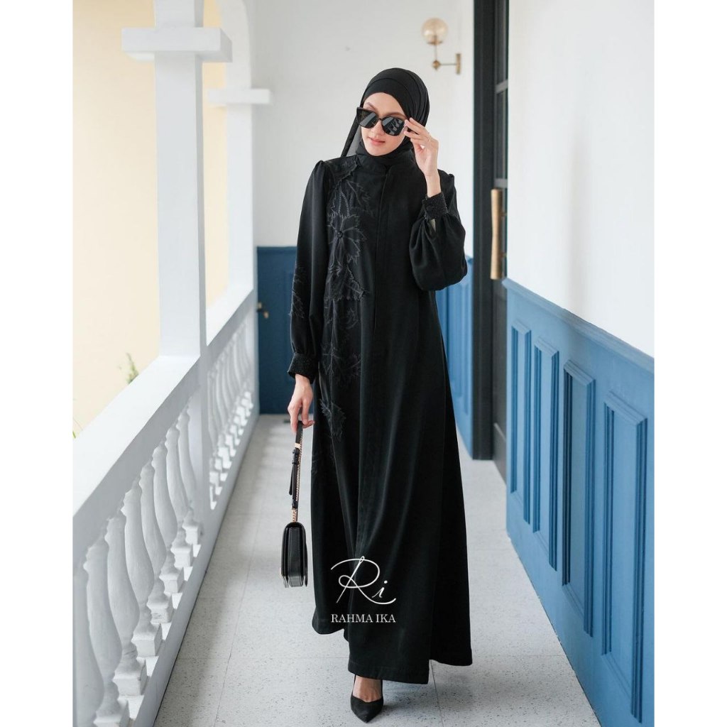 Jual ABAYA HITAM SIMPLE DENGAN MOTIF BORDER | MINA SERIES KODE ABAYA By Rahma Ika | cocok untuk ...