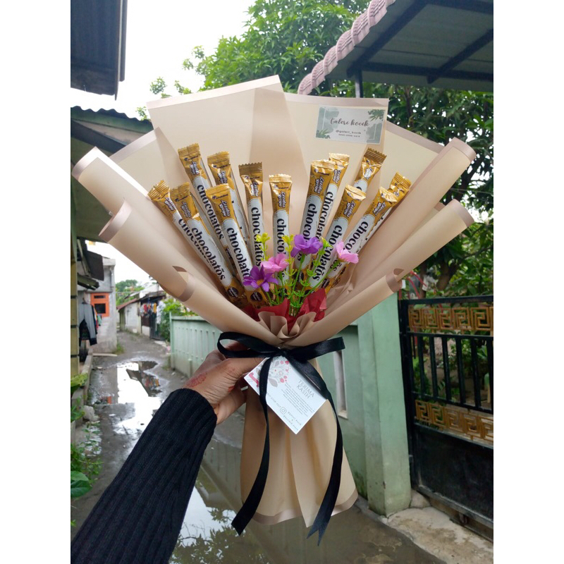 Jual Bouquet/Buket Snack 13 Chocolatos & Bunga Artificial Cocok Untuk ...