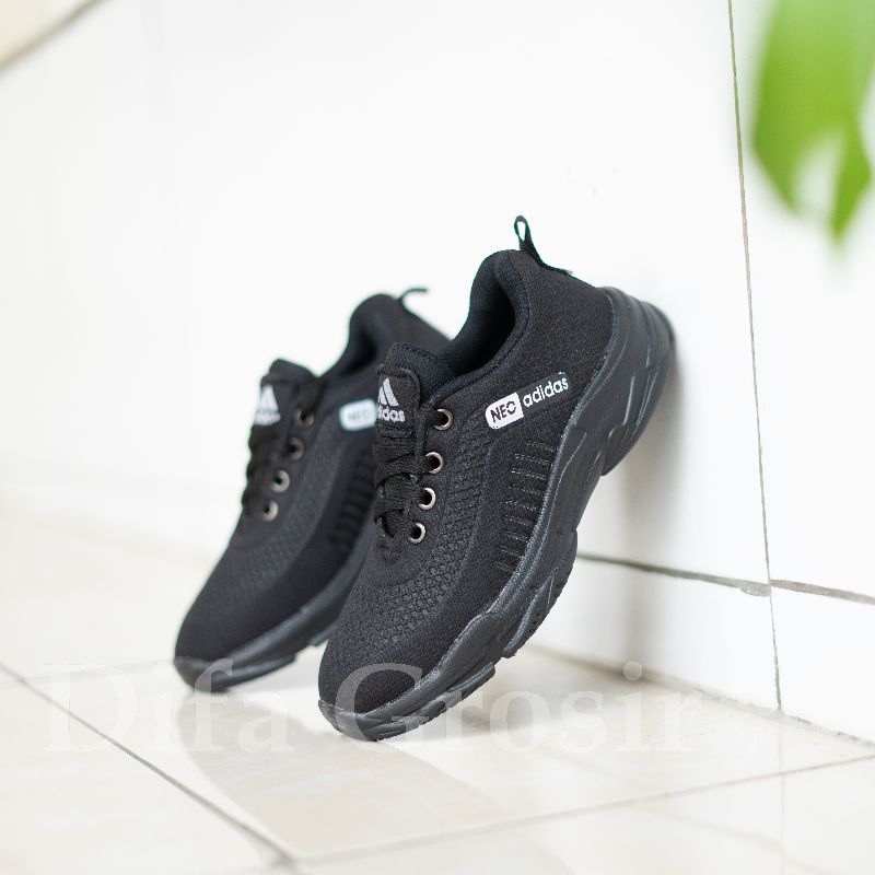 Jual Sepatu Sneakers Sekolah Anak SD, SMP, SMA full hitam premium ...