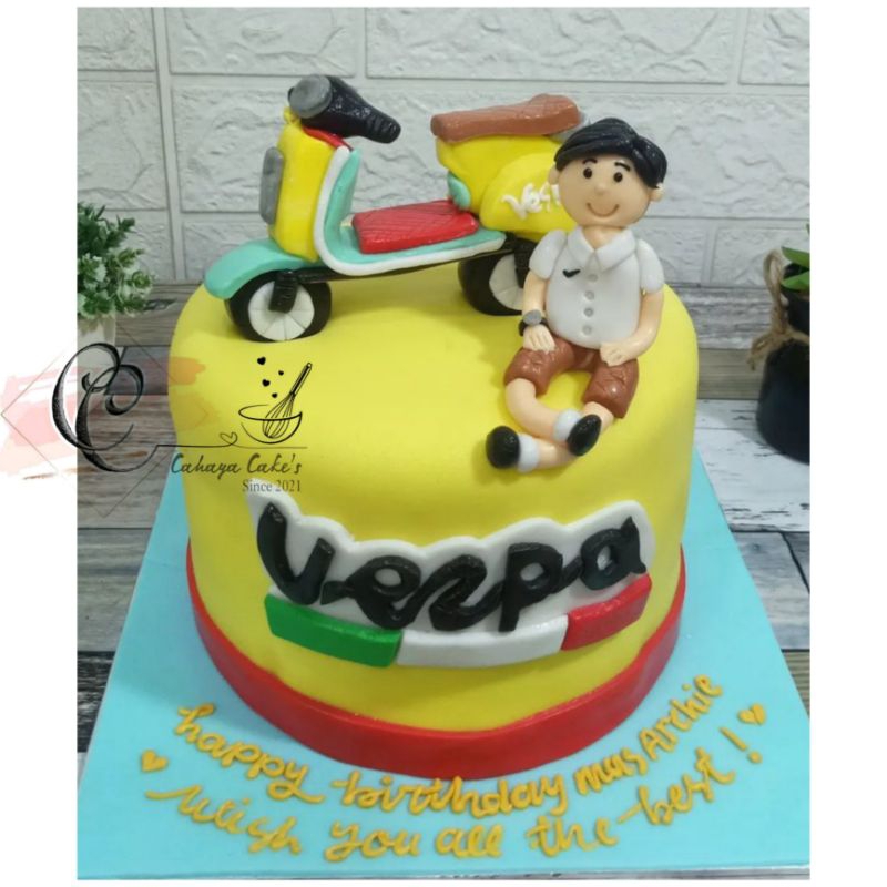 Jual Kue Ulang Tahun Motor Vespa / Motorcycle Cake / Vespa Cake ...