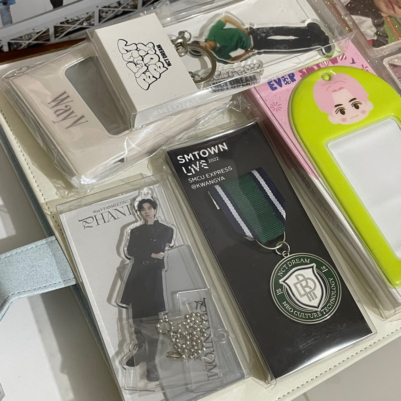 Jual [no pc] acrylic stand keyring beatbox jeno phantom hendery emblem ...