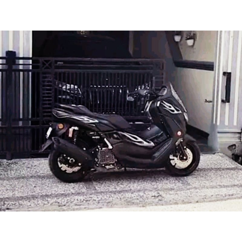 Jual STRIPING STICKER TRANSPARAN NMAX NEW MOTIF API | Shopee Indonesia