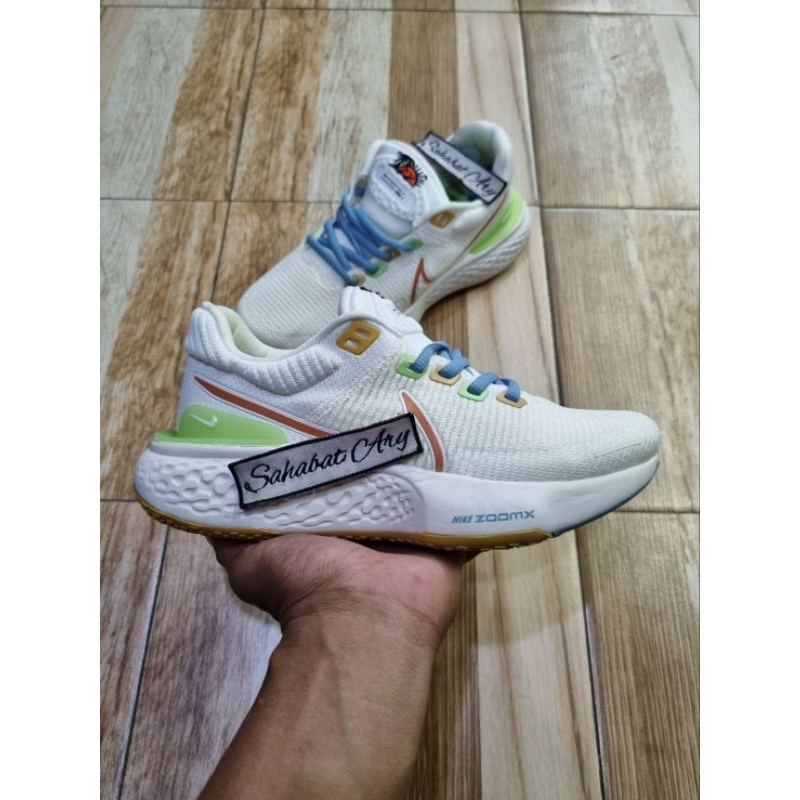 Jual Sepatu Zoom Invincible Run Flyknit 2 Sun Club Sail Hot Curry ...