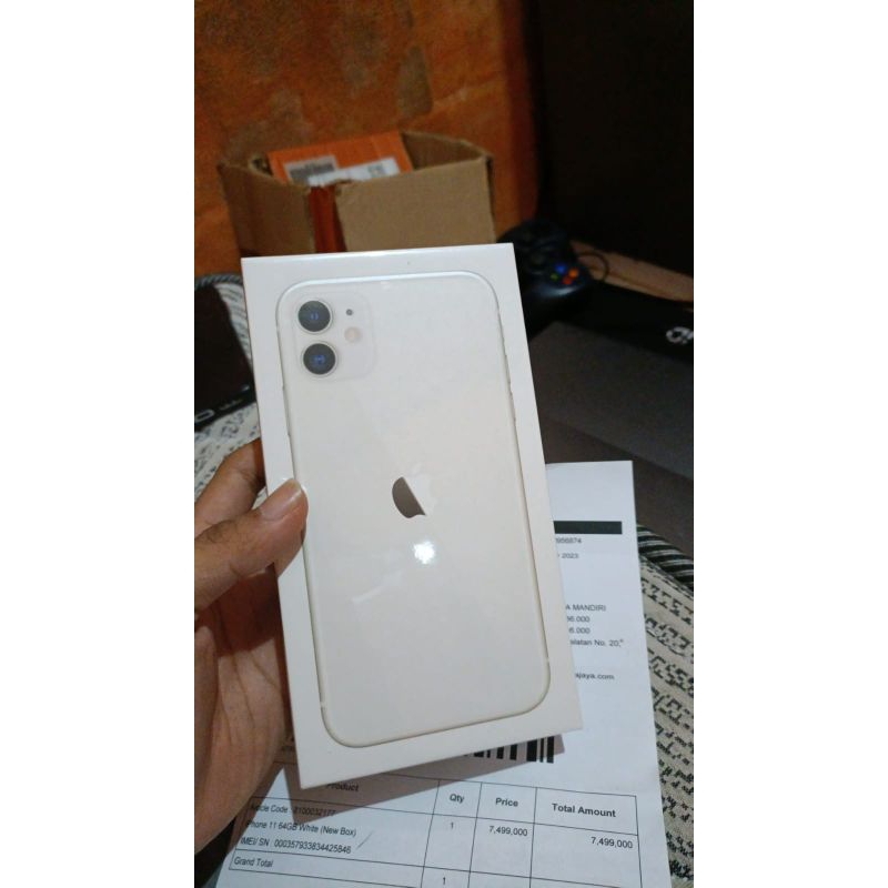 Jual ipun 11 64GB warna HITAM BNIB garansi resmi | Shopee Indonesia