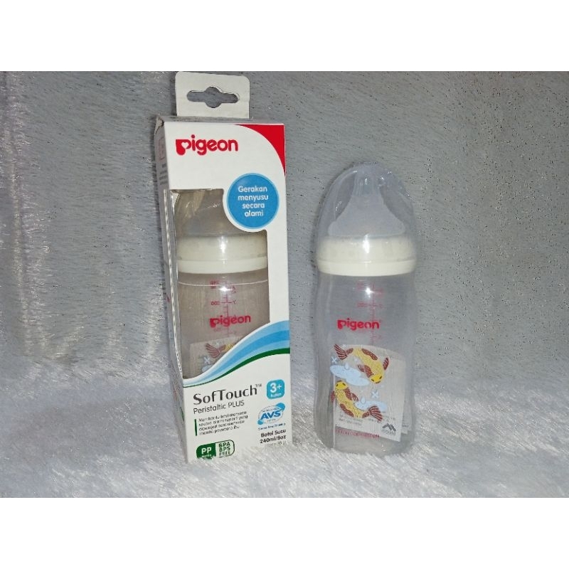 Jual Pigeon Botol Susu Peristaltic Plus Wide Neck Batik Koi 240ml | Shopee Indonesia
