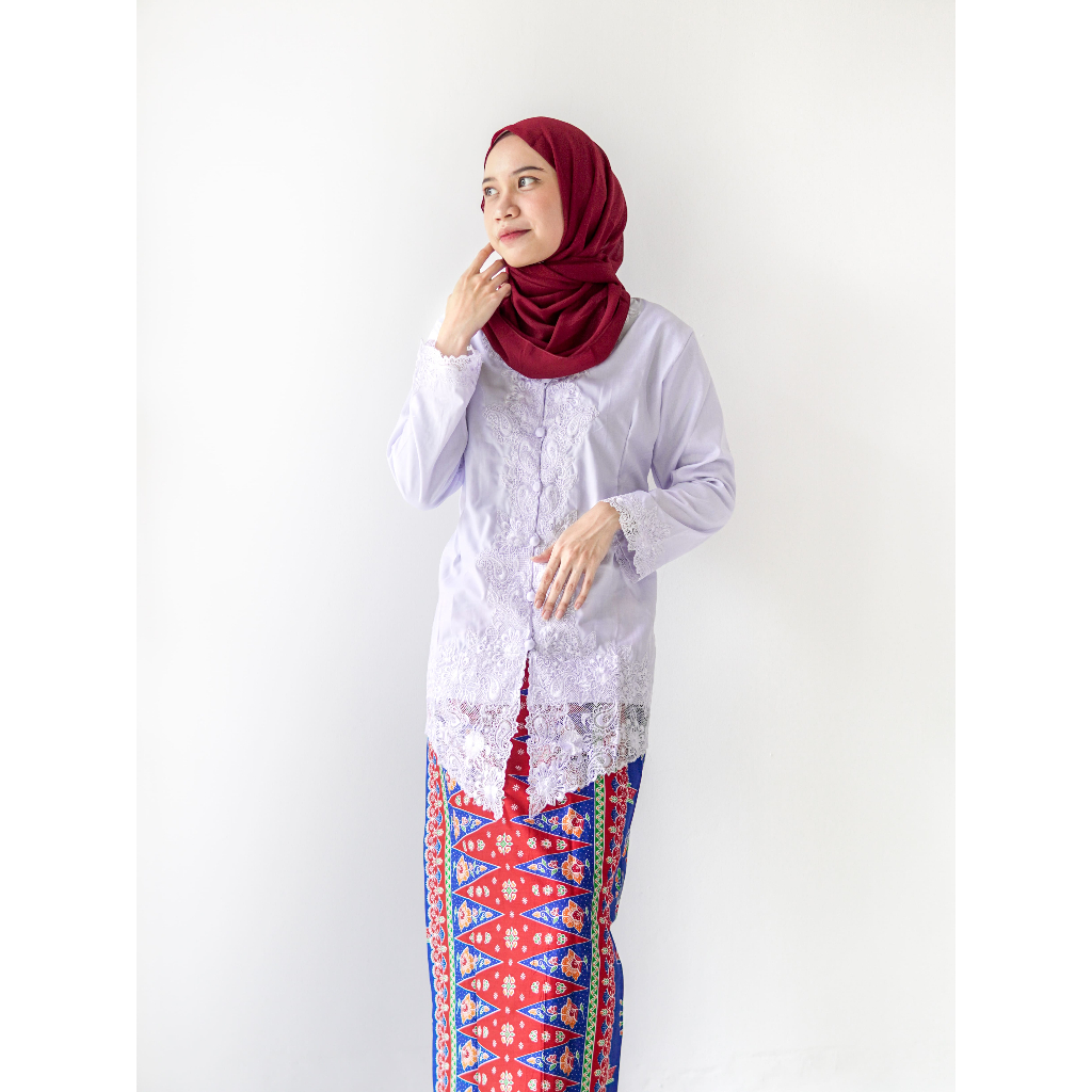 Jual Kebaya Encim Putih dan Rok Batik Ondel-Ondel | Shopee Indonesia