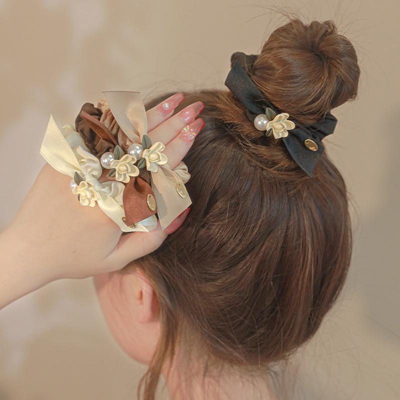 Jual IKAT RAMBUT SCRUNCHIE PITA BUNGA MUTIARA / KUNCIR RAMBUT LUCU ...